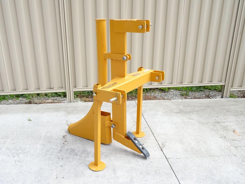 Novaquip NSR0020 Single Tine Ripper Pipe Layer Large – Implements Direct